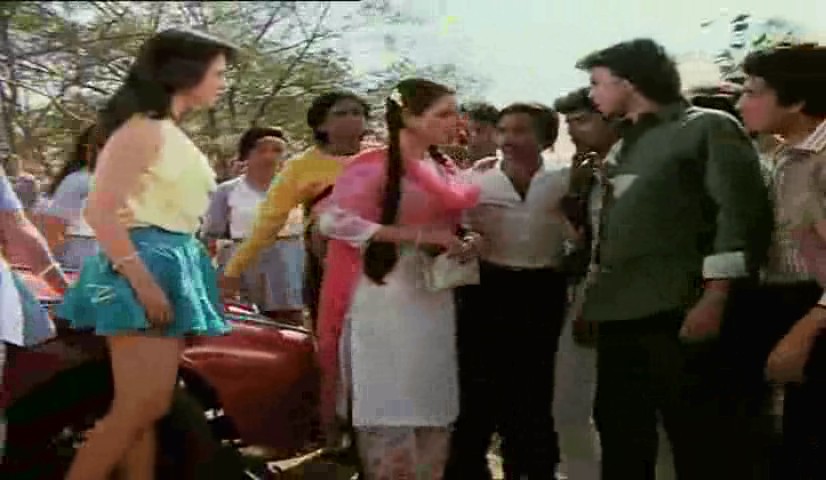 Masala Dose Munmun Sen Reveals Sexy Thighs In Mini Skirt Jaal