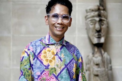 Tokoh Batik Nasional untuk Memperingati Hari Batik Nasional - Caracek.id