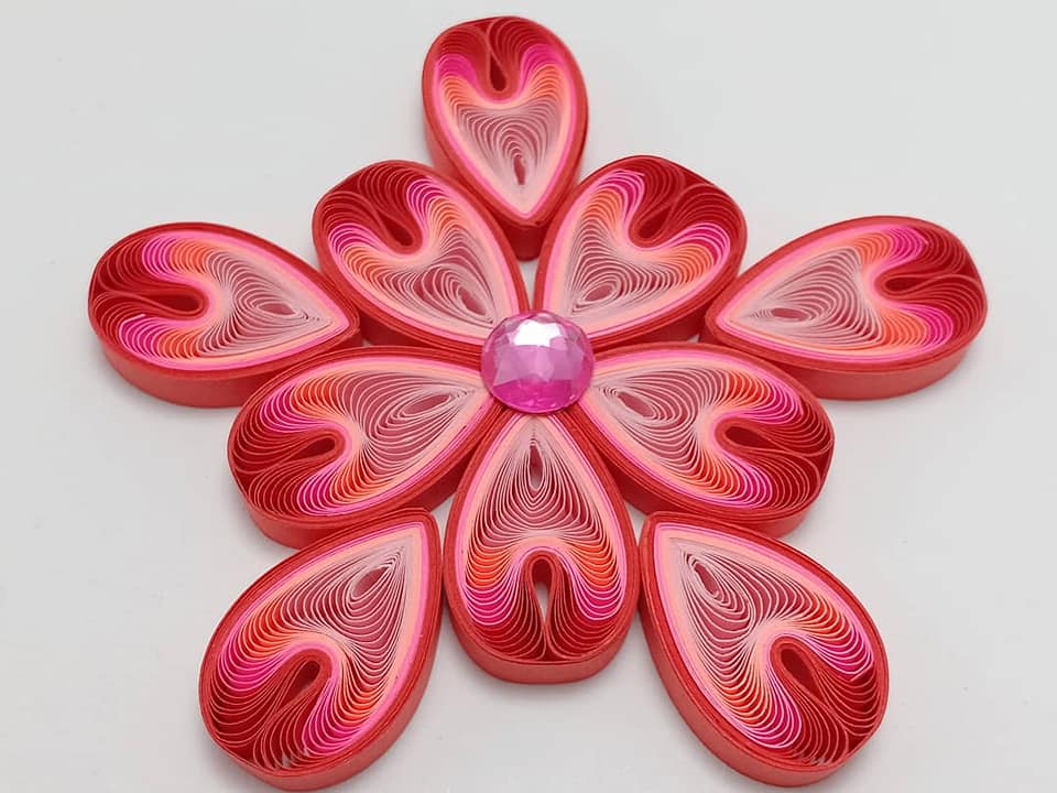 AZLINA ABDUL: Four colours shell shape quilling flower
