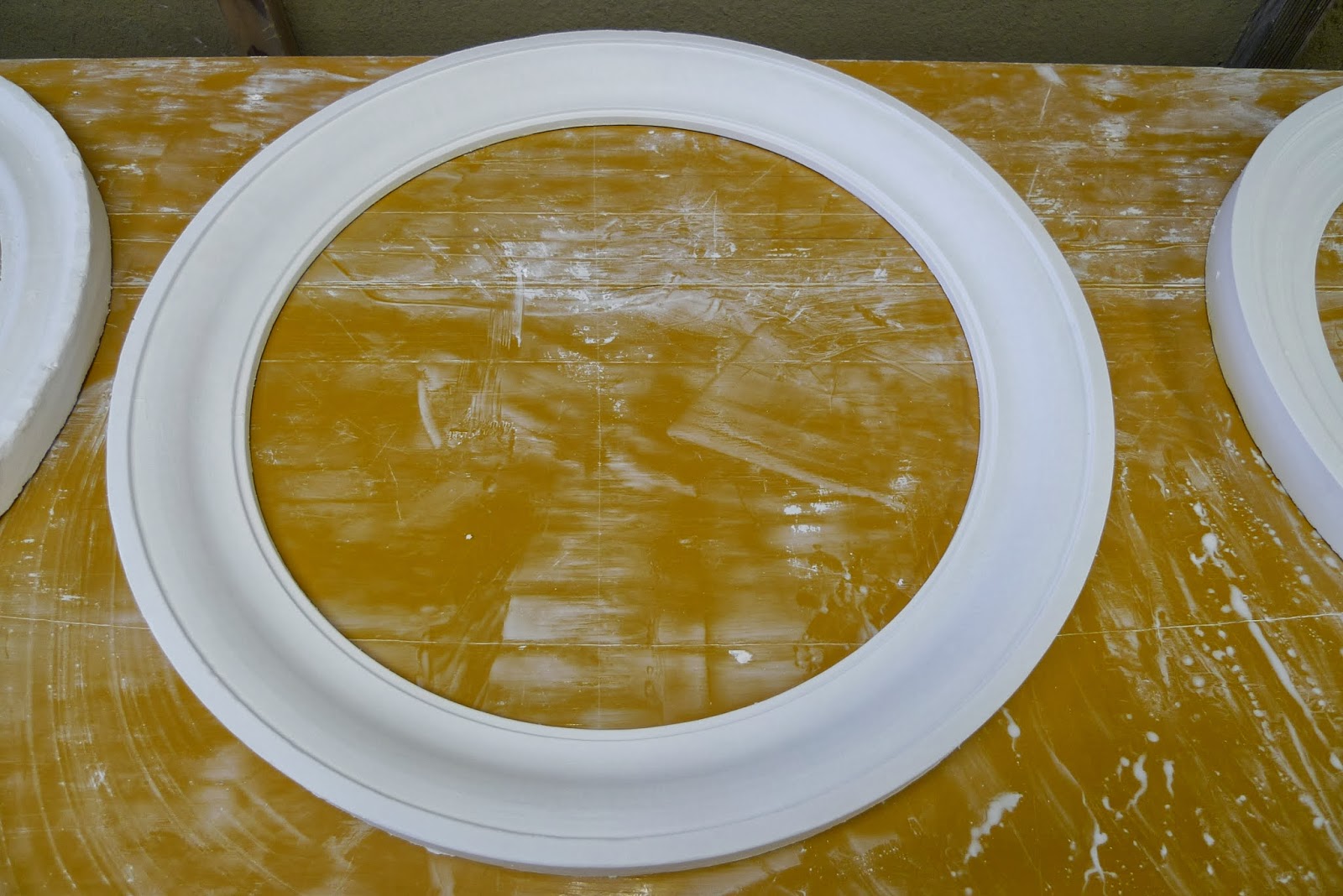 百姓 Hyakusho: Circular Gypsum Moulding