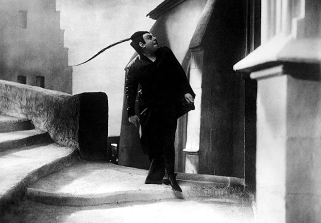 37 Amazing Pictures That Capture the Scenes of 'Faust' Movie in 1926 ...