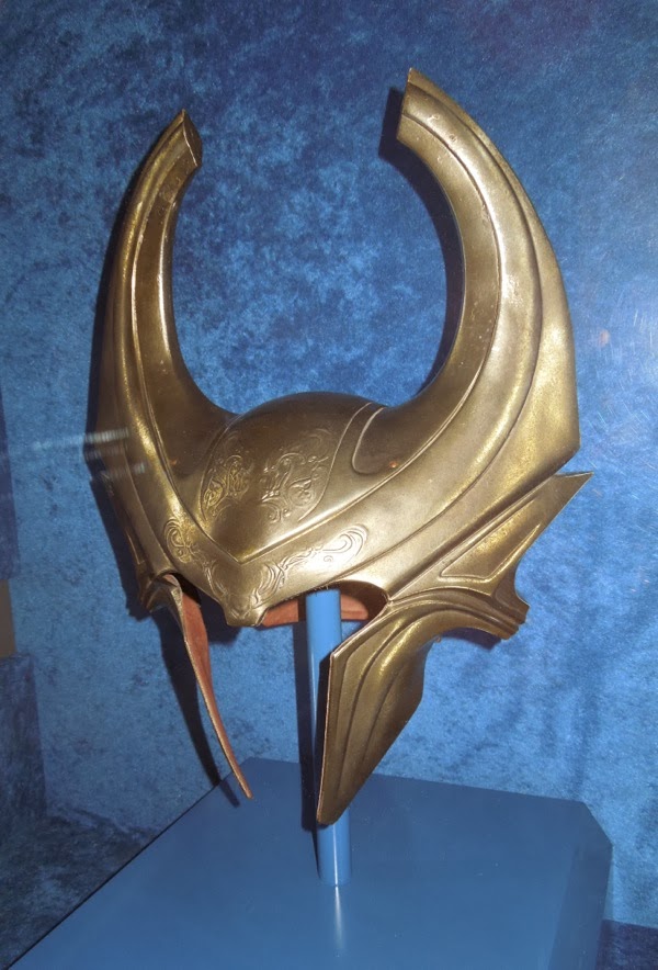 Hollywood Movie Costumes and Props: Thor: The Dark World Treasures of ...