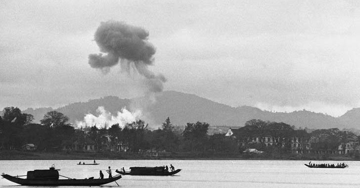 90 Miles From Tyranny : Napalm air strikes raise clouds into gray ...