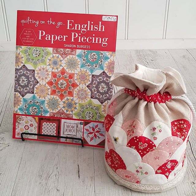 Buttons and Butterflies: Quilting on the Go....English Paper Piecing {Book}