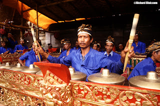 Adam Attamimi _ Musik: Sejarah Gamelan Jawa