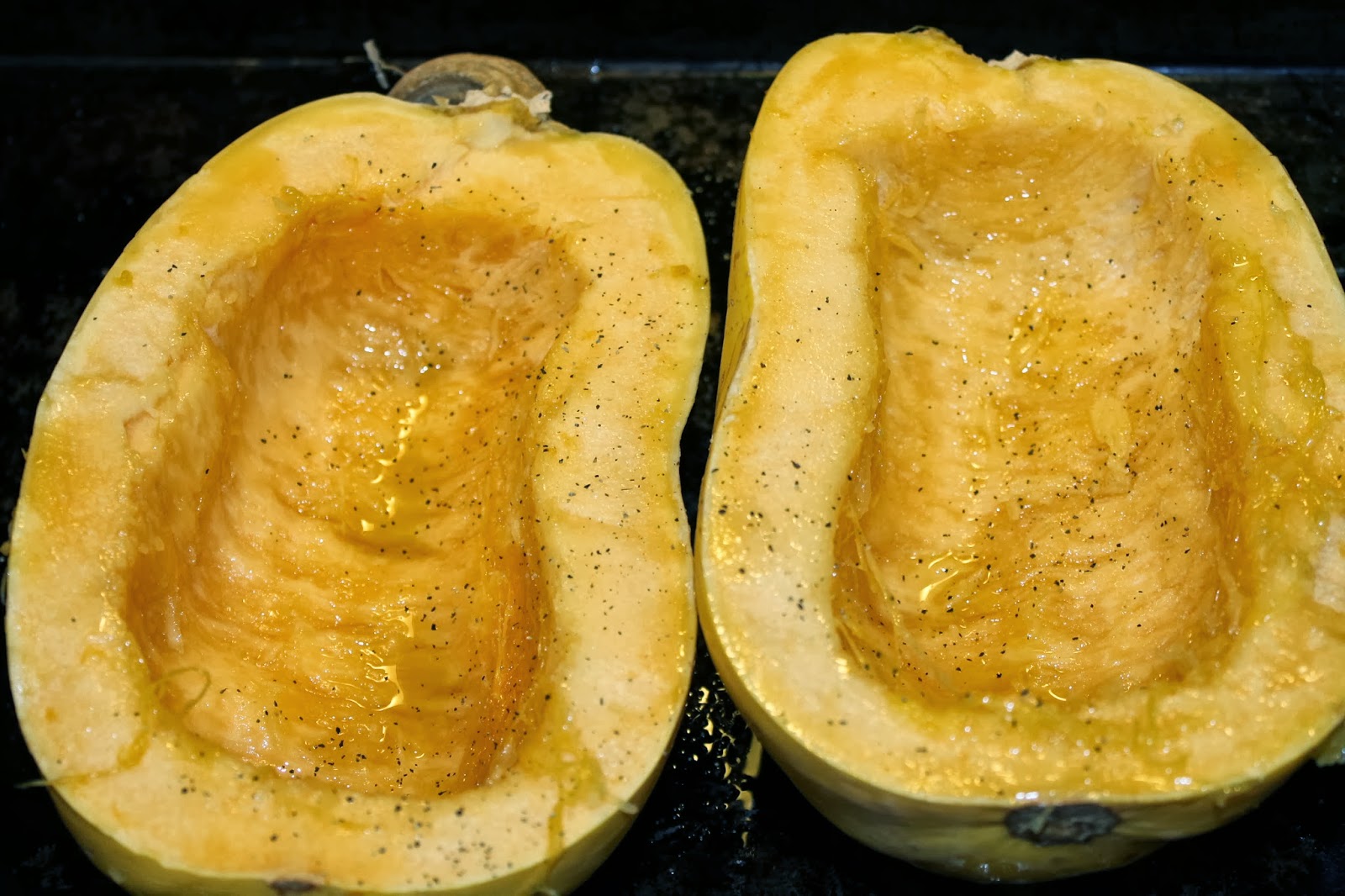 What's To Eat? : The Veggie with a SurpiseI Inside: Spaghetti Squash