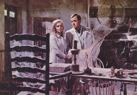 BLACK HOLE REVIEWS: THE SHUTTERED ROOM (1967) - atmospheric thriller ...