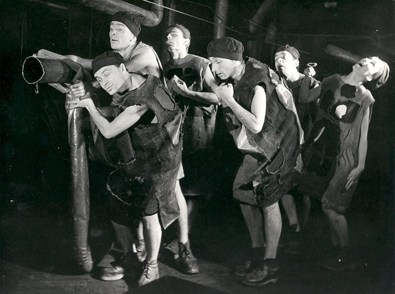 Menuju Post Realis: Teater Miskin Growtosky dan Teater Ketiga Barba