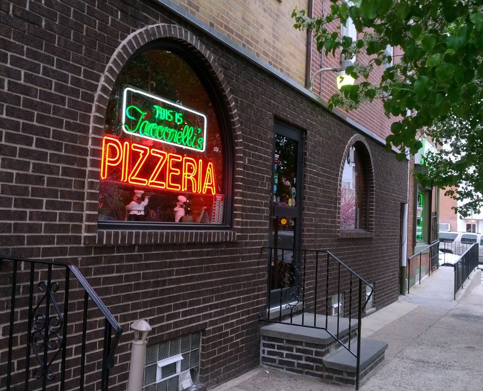 Pizza Quixote: Review: Tacconelli's Pizzeria, Philadelphia