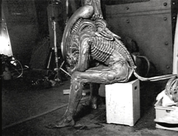 4.oda: Bolaji Badejo: Alien’ın İçindeki Adam