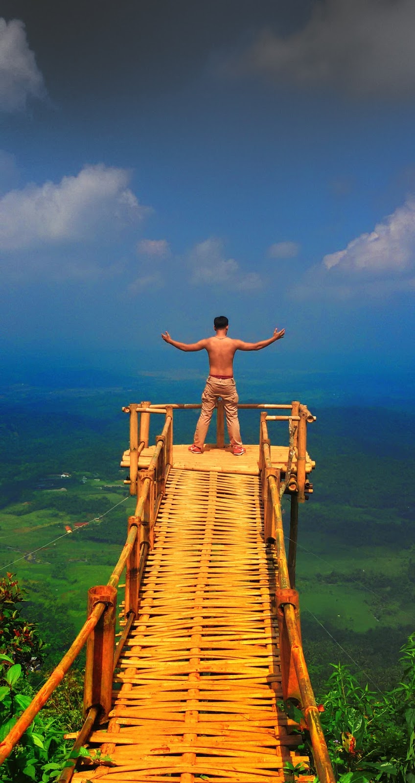 Bukti Sindaren / Jembatan Selfie Purbalingga: Jembatan Selfie - Bukit ...