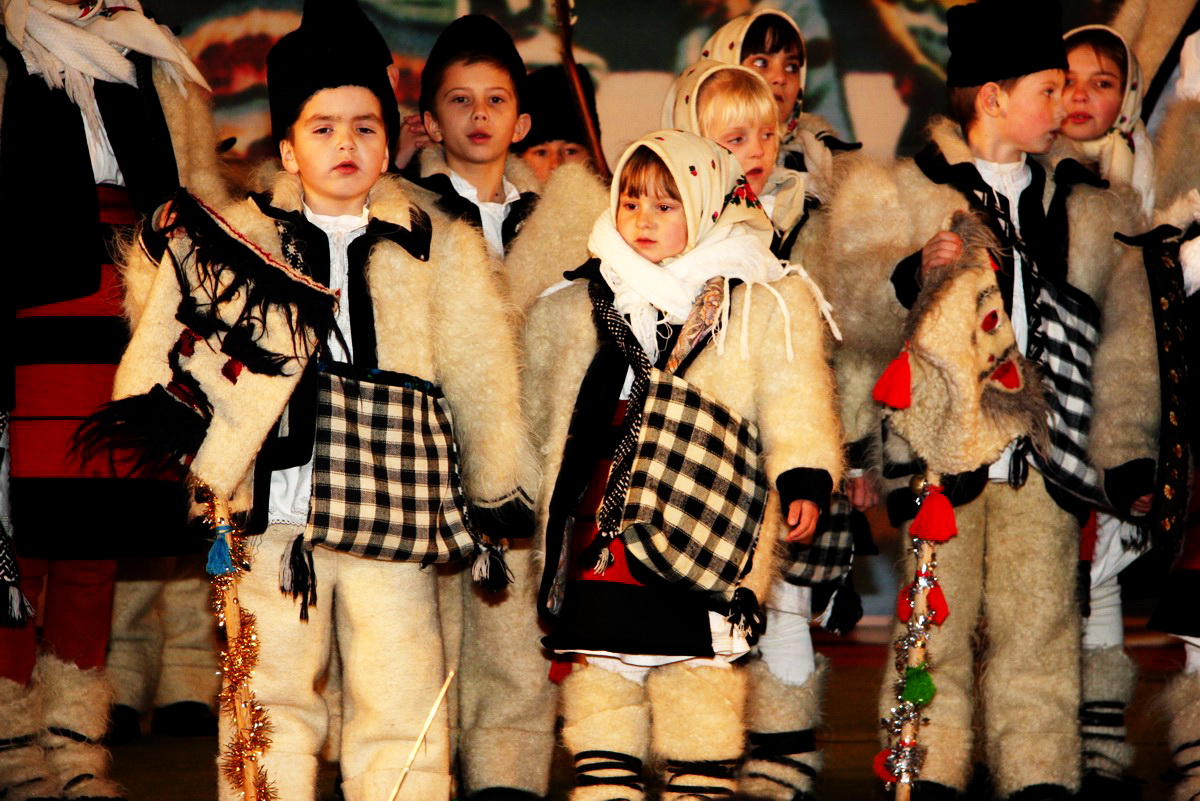 Romania Megalitica: Craciunul - Nasterea Domnului. Obiceiuri de Craciun