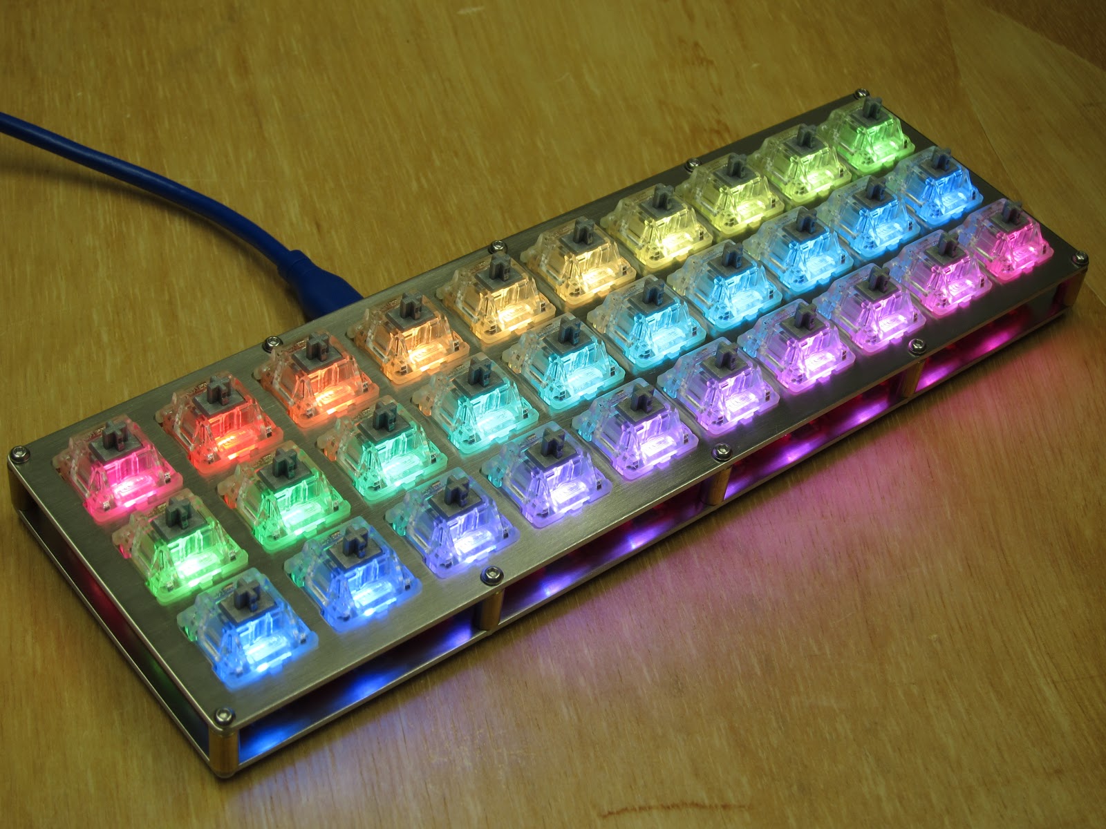 40% Keyboards: Tomato 1.3 30% RGB