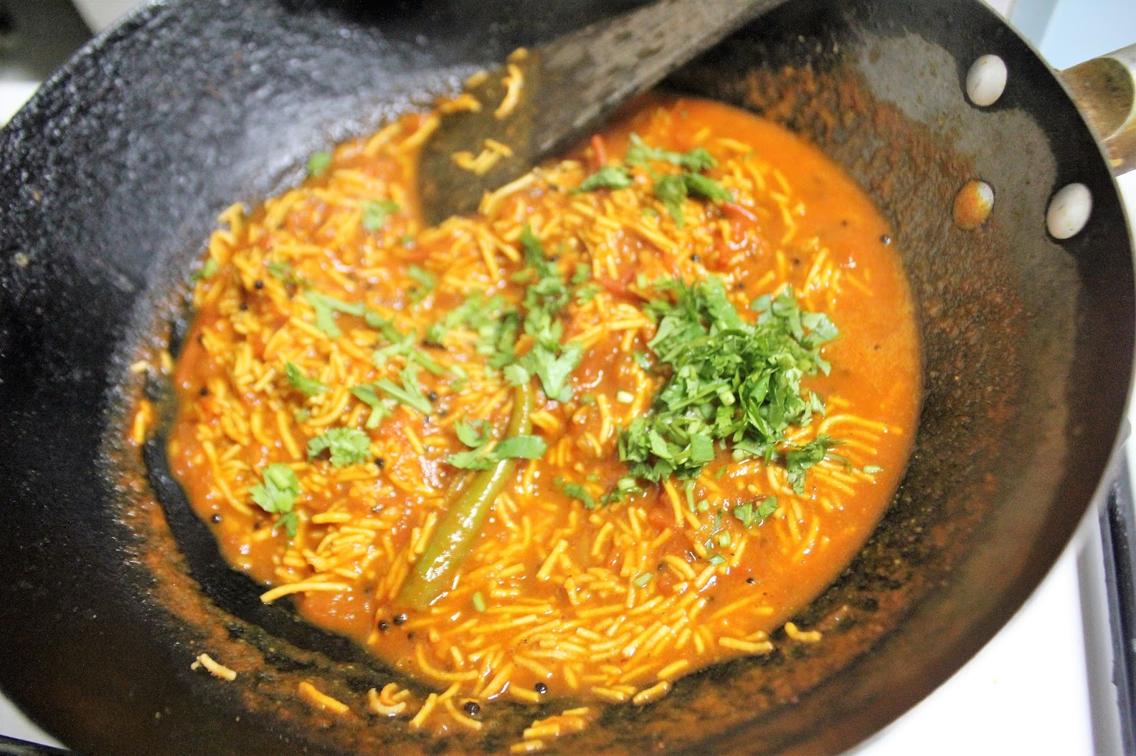 Bethica's Kitchen Flavours: Sev Tameta Nu Shaak (Tomato-Sev Curry ...