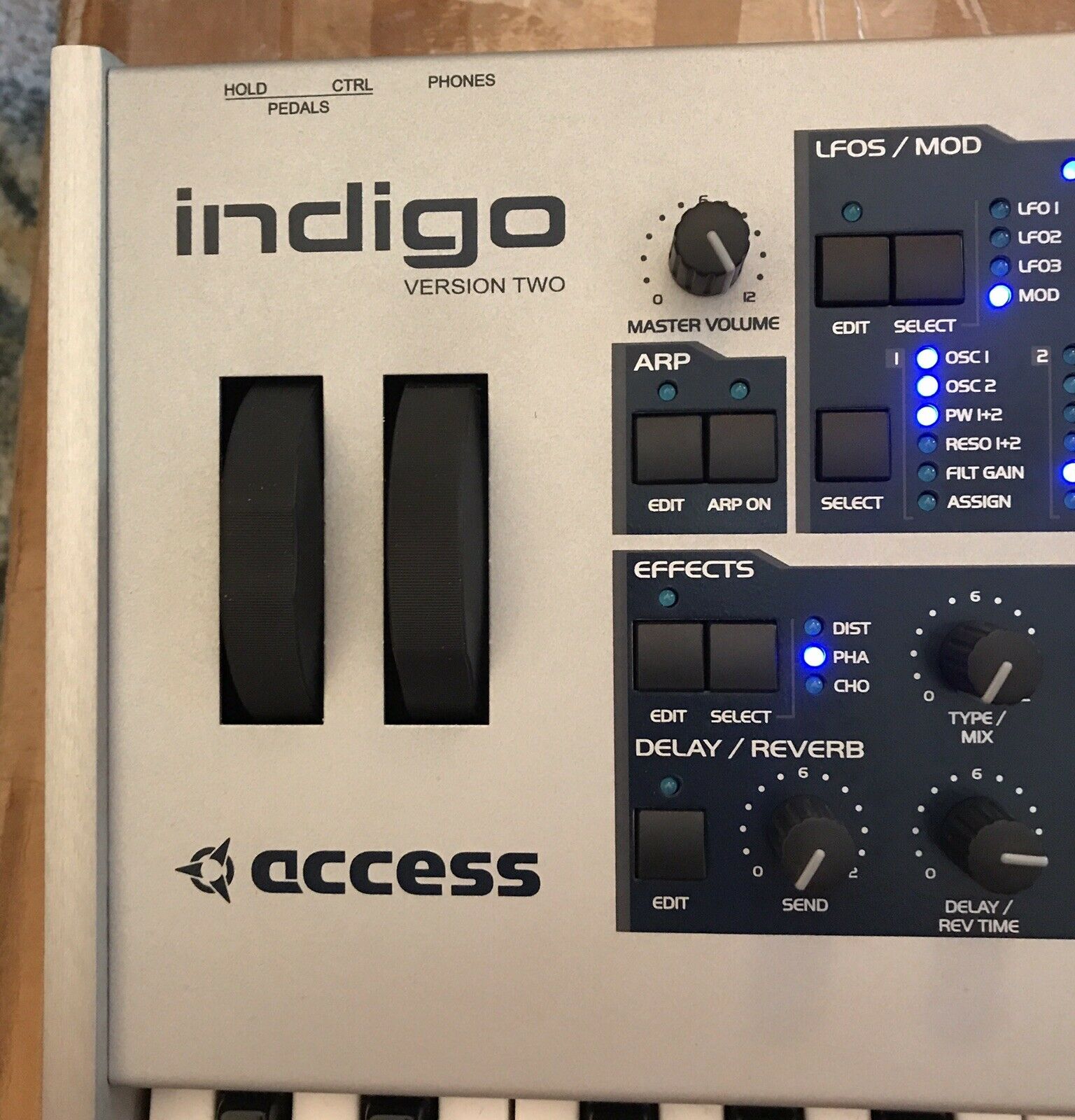 MATRIXSYNTH: Access Virus C Indigo 2 Keyboard Synthesizer SN 10200063 w ...