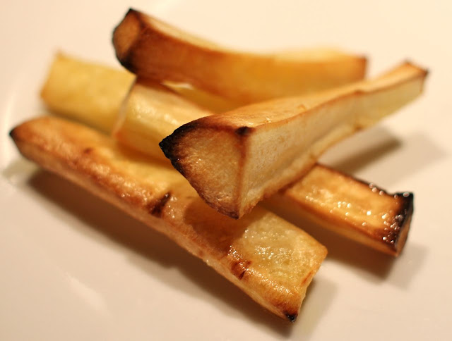 mamacook: Parsnip Chips for Babies and Toddlers