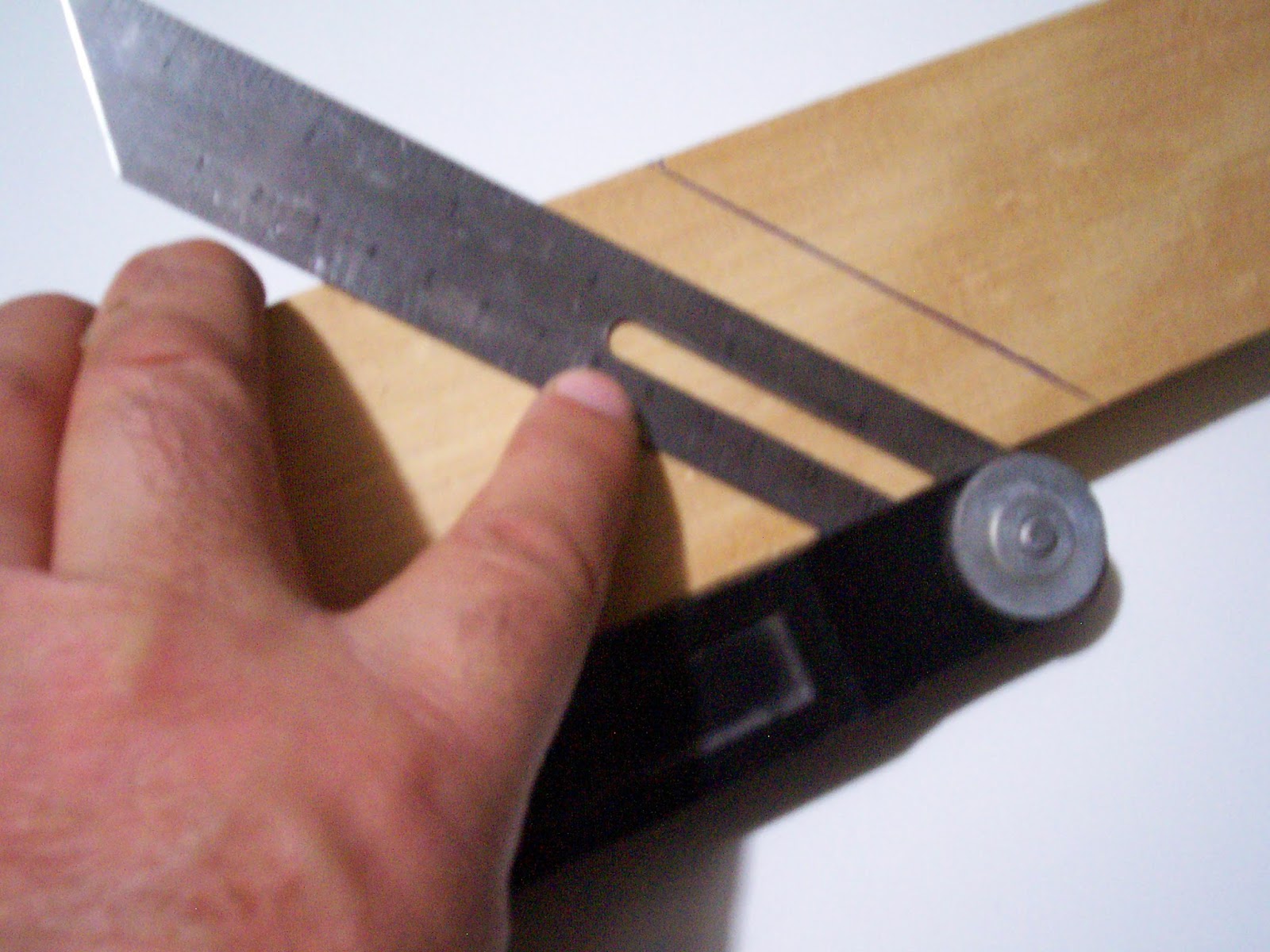 Carpintero en casa: Falsa escuadra