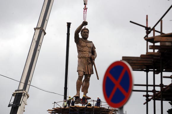 OmniWorlds: Statue of Philip II of Macedonia erected in Skopje, Macedonia