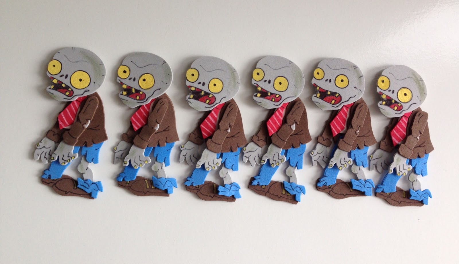 EVA Sob Medida - Artesanato e Moldes: Plants vs. Zombies em EVA