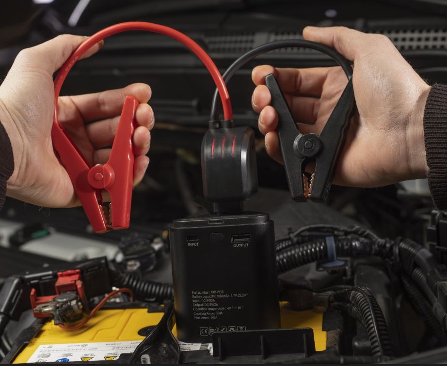 Jumpi - 3 in 1 Car Jumpstarter, Vacuum & Powerbank - Tech Quark