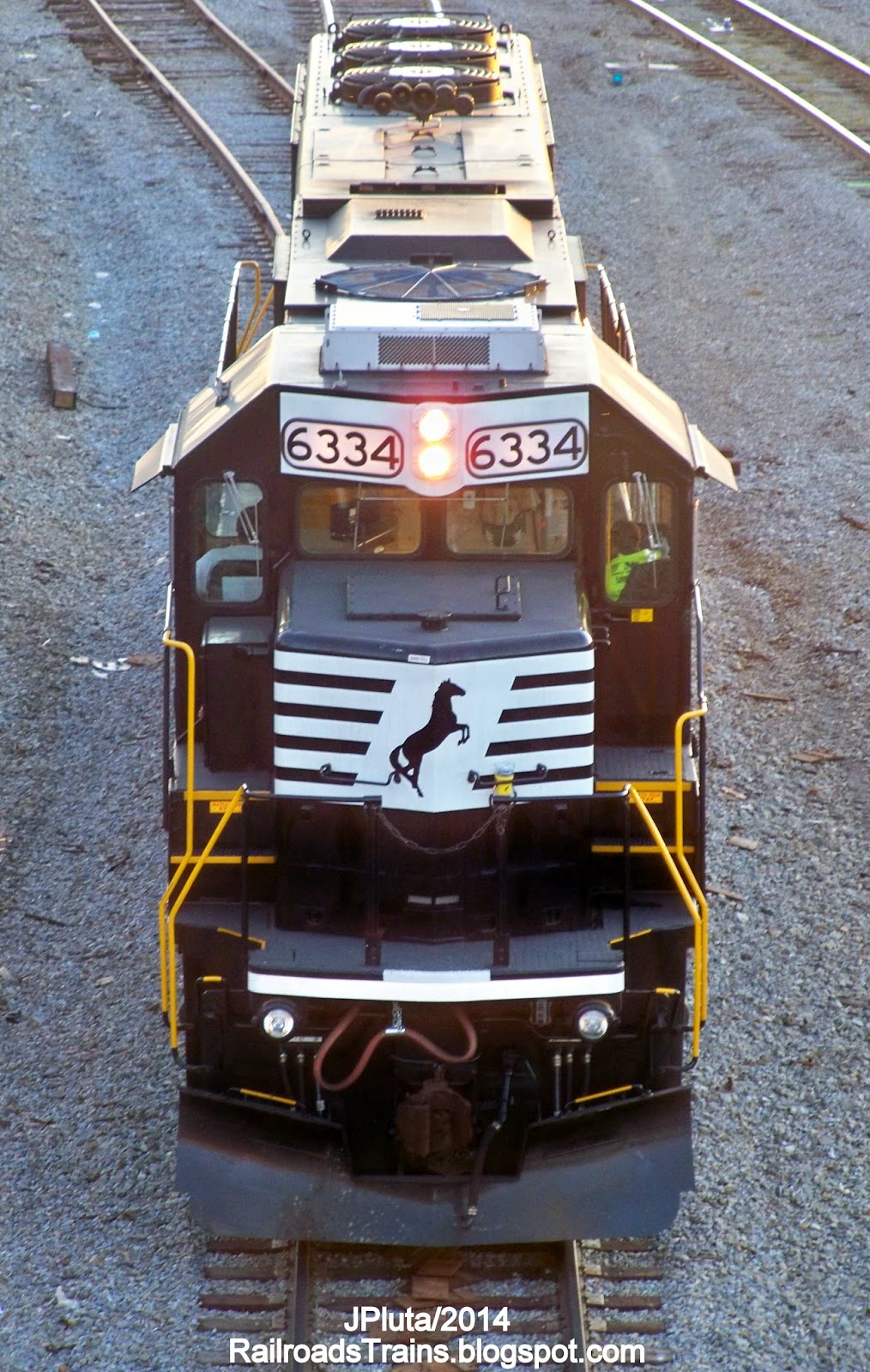 RAILROAD Freight Train Locomotive Engine EMD GE Boxcar BNSF,CSX,FEC,Norfolk Southern,UP,CN,CP ...