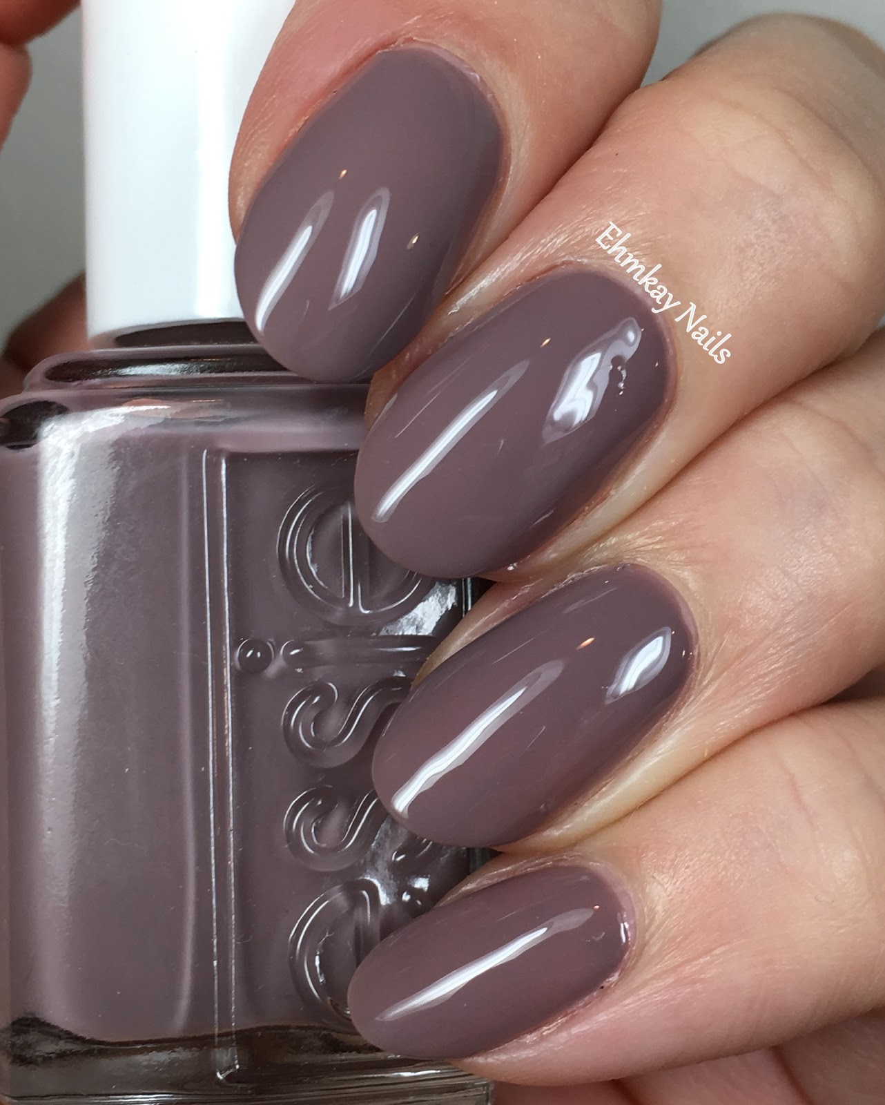 ehmkay nails: Essie Treat Love & Color Swatches + Feather Gradient Art