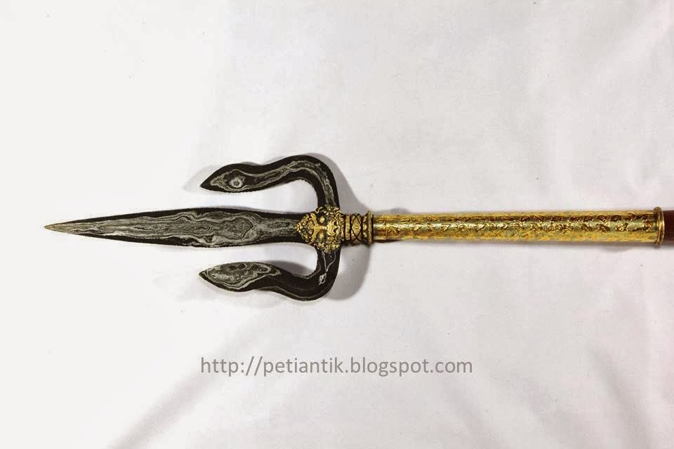 Petiantik: Tombak Trisula Kinatah Makoro