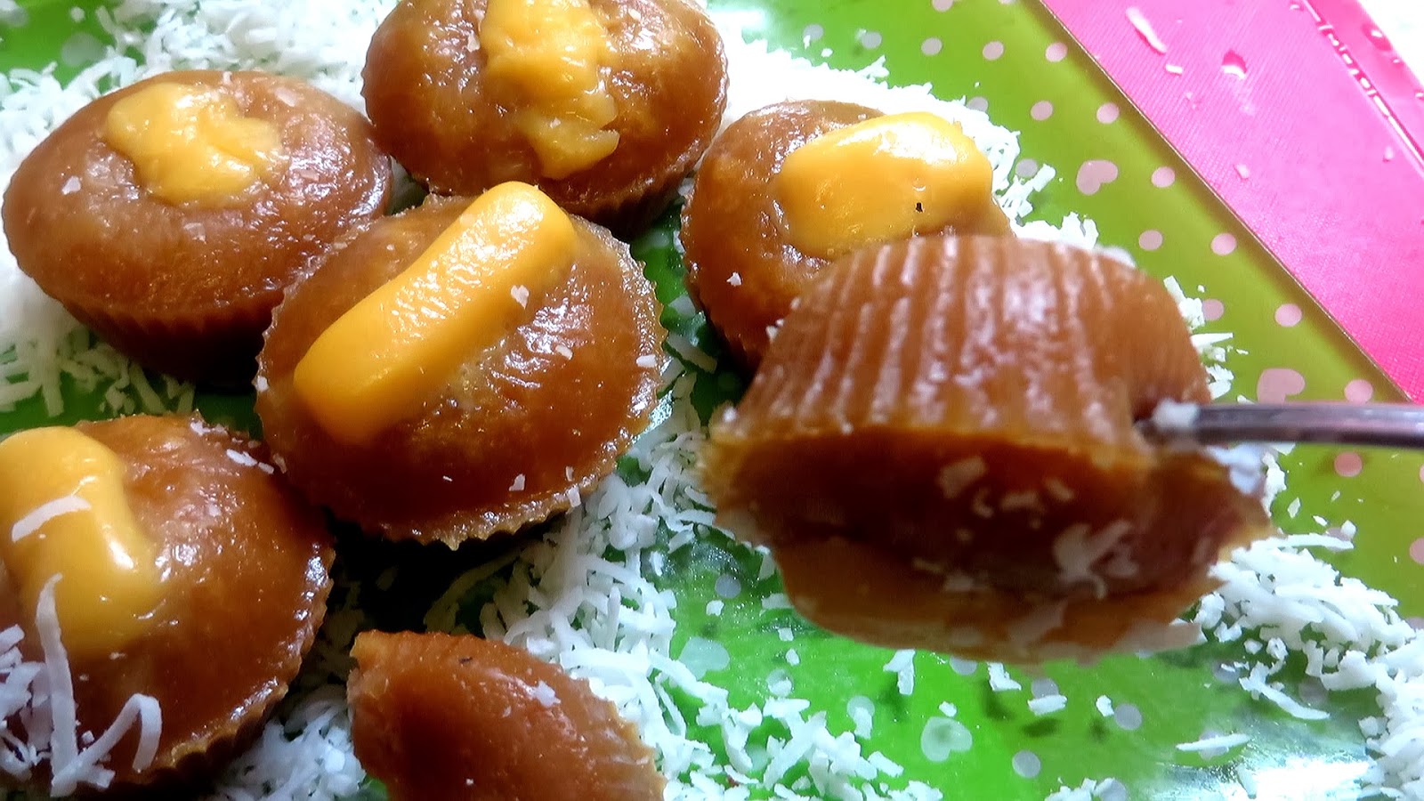 LUWEEH KITCHEN : Puto Kutsinta Recipe