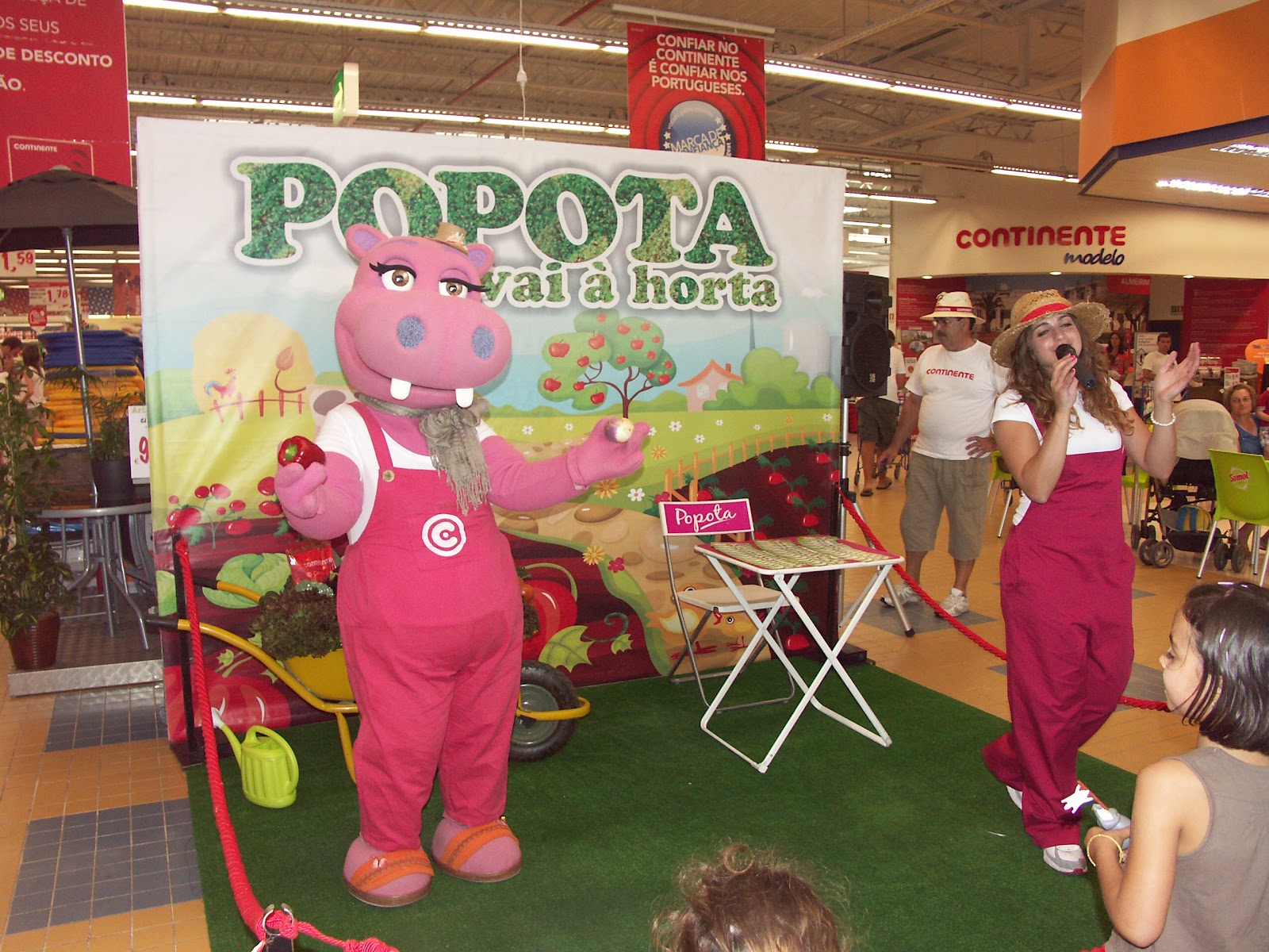 O Mundo Jornalismo: Popota visita Continente em Almeirim e enche de ...