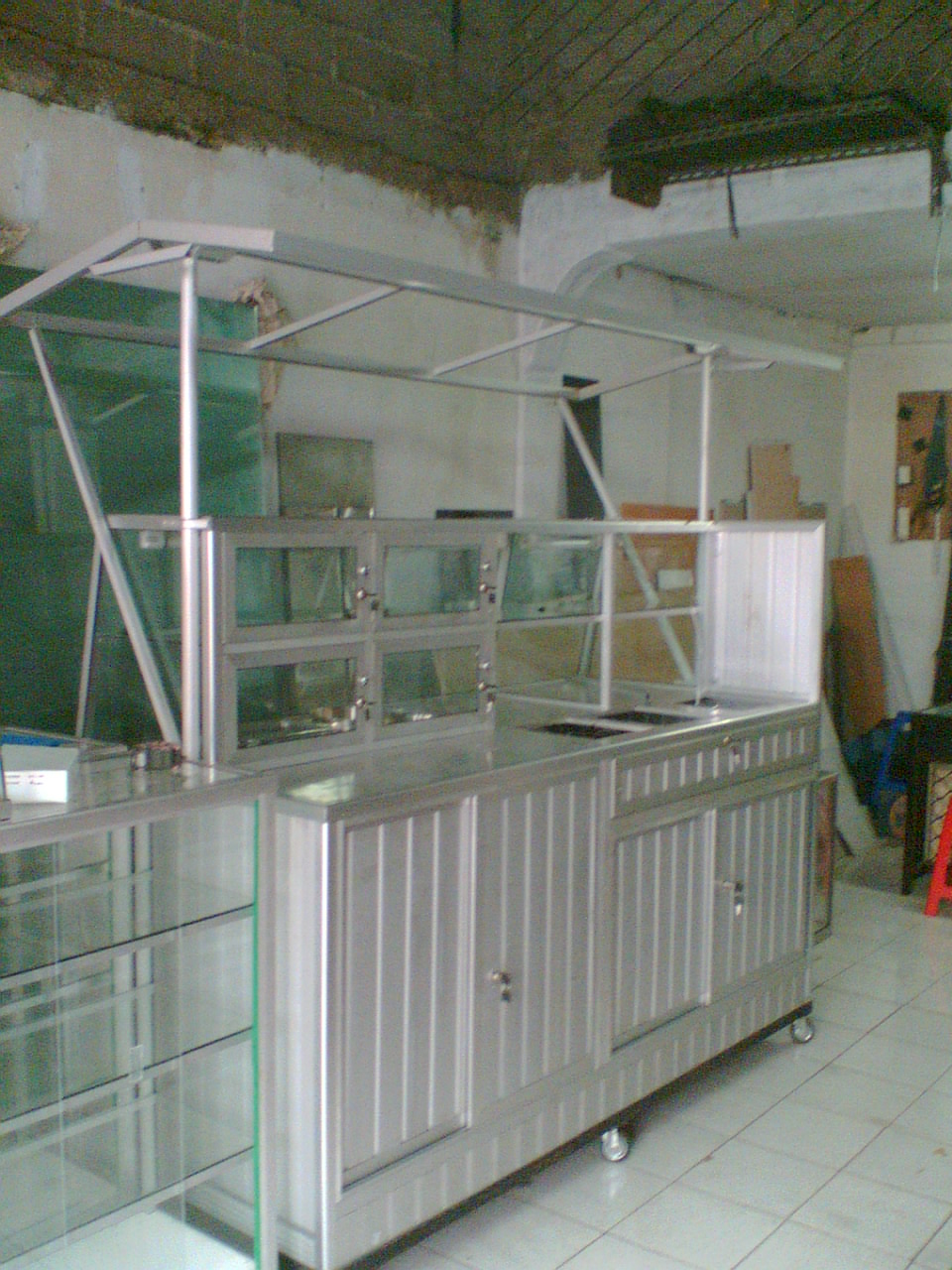 menerima pembuatan gerobak/ roda alumunium kaca