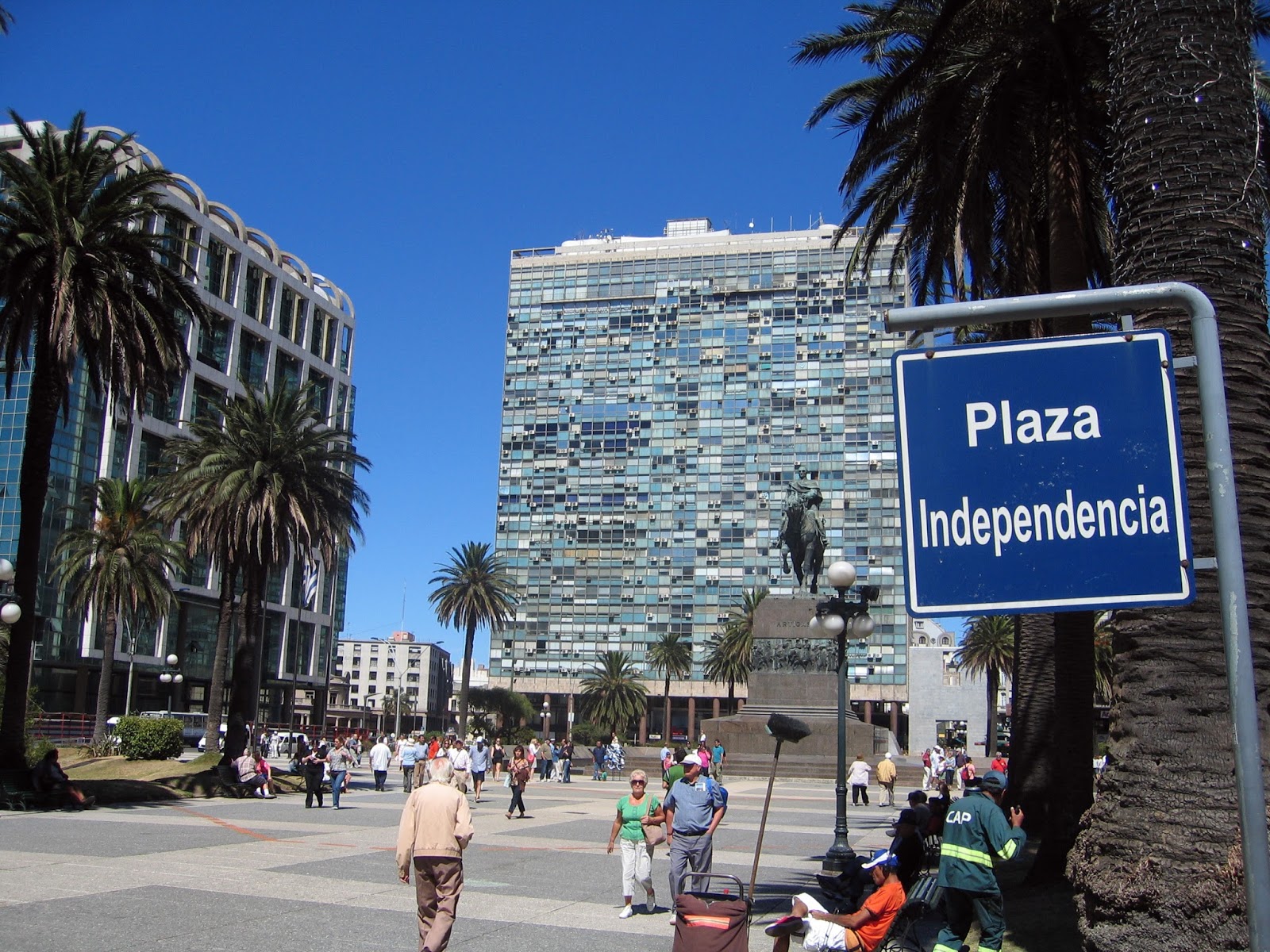 Restless Foot: 10 Top Tourist Attractions in Montevideo