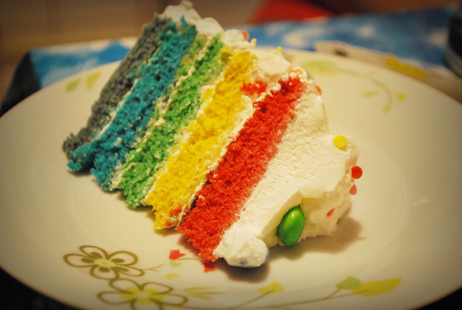 Hedonism Culinar: Rainbow Cake / Tort curcubeu