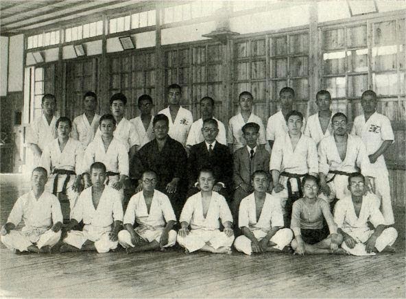 Shorinjiryu Ryujin Tiijutsu: Okinawan Karate : A complete BUJUTSU