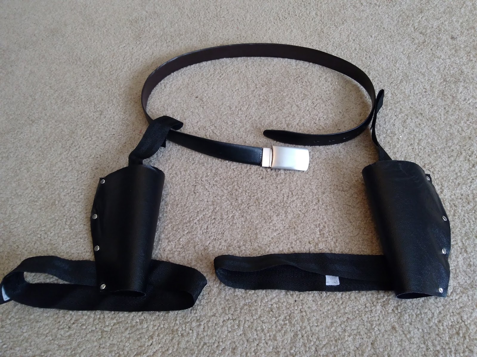 How to make the Red Hood's belt and holsters