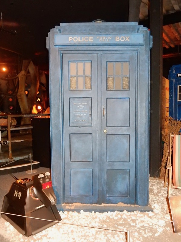 Hollywood Movie Costumes and Props: Memories of costumes and props at ...