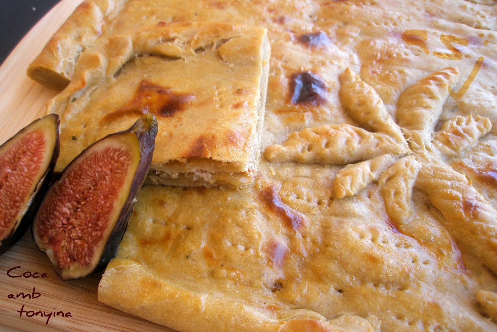 canelita en rama: Coca amb tonyina. Las Hogueras ya están aquí!!!