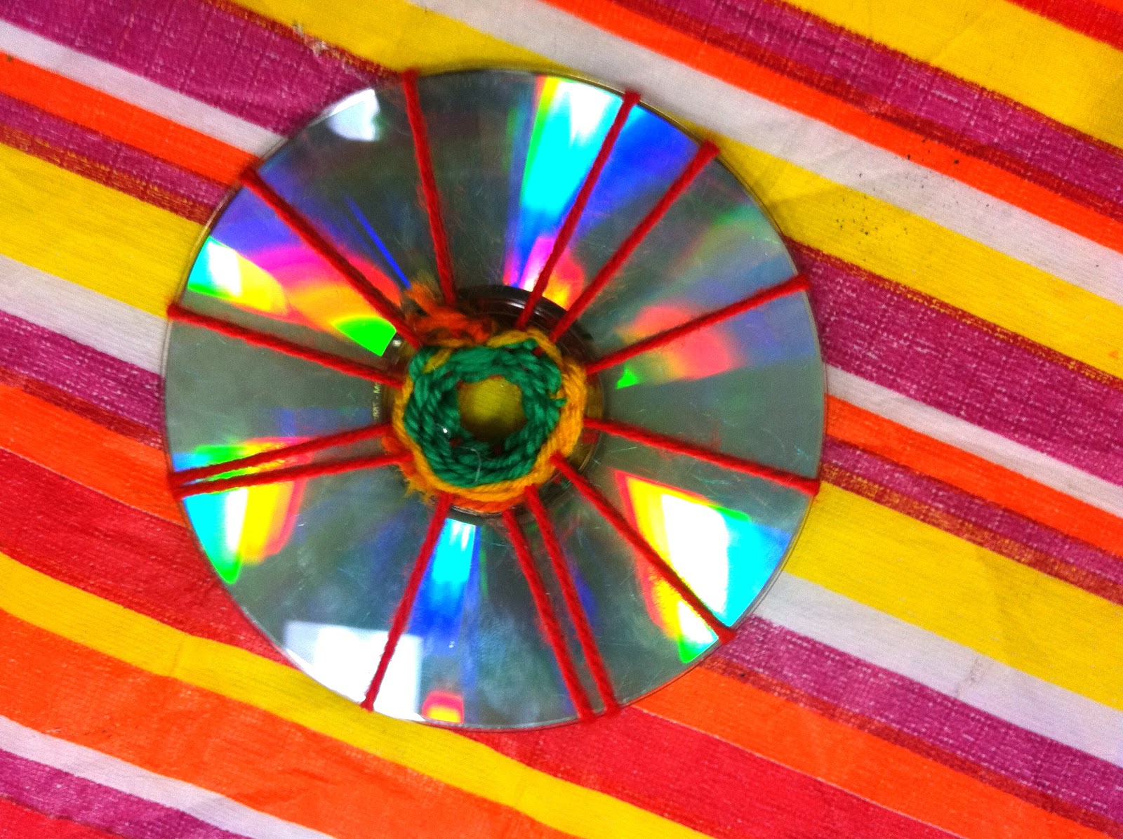 Art Class with Naomi: CD Weaving