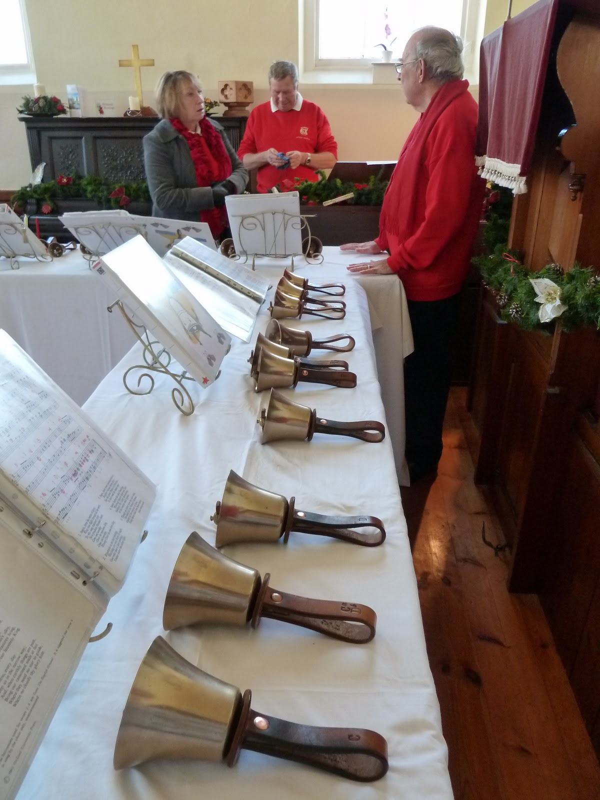 Devizes Days in Words and Pictures 2015: Handbell Ringing in Studley ...