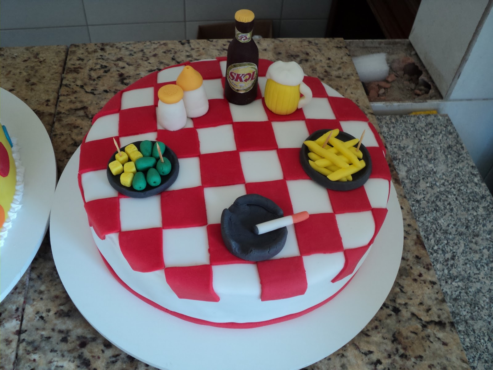 KIT FESTAS E CIA: BOLO MESA DE BAR