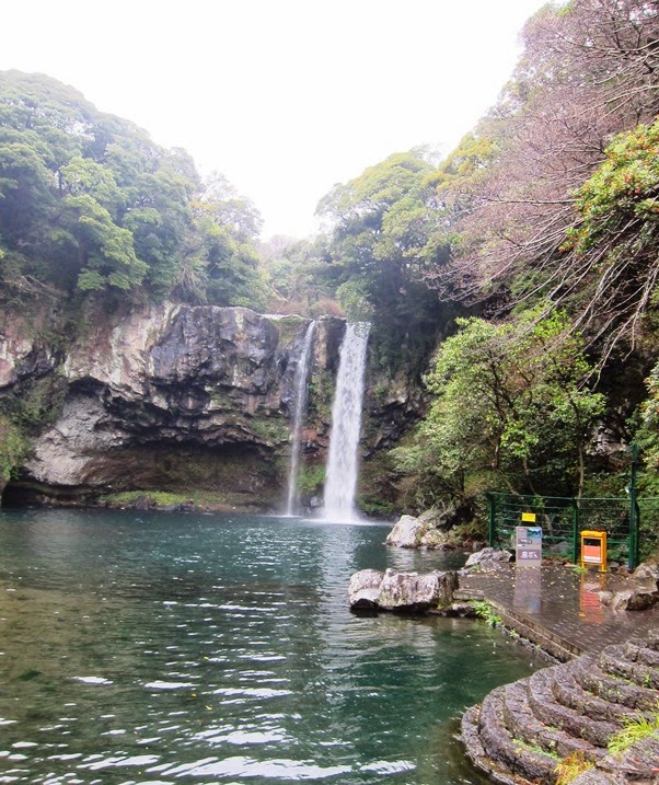 Jalan-Jalan: Busan dan Jeju : Part 4 - Jeongbang Waterfall Cheonjiyeon ...
