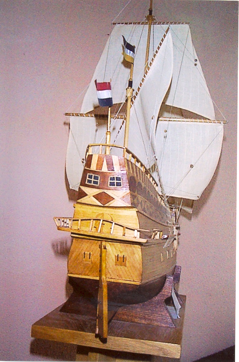 CAUTARI: NAVOMODELE LUCRATE MANUAL DE VANZARE