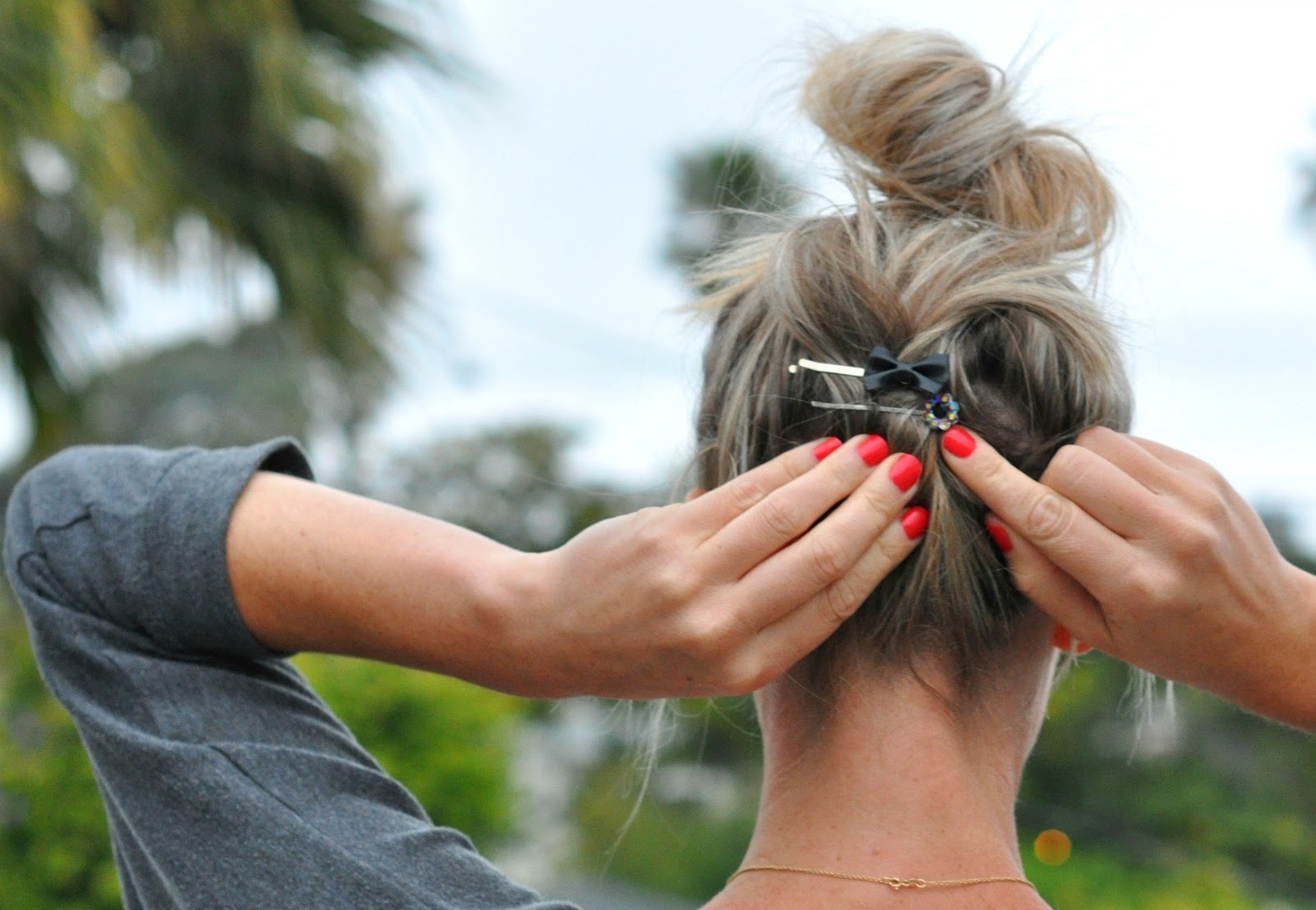 A Fashion Gal & A Fireman: TUESDAY-HOW-TO: a messy bun!