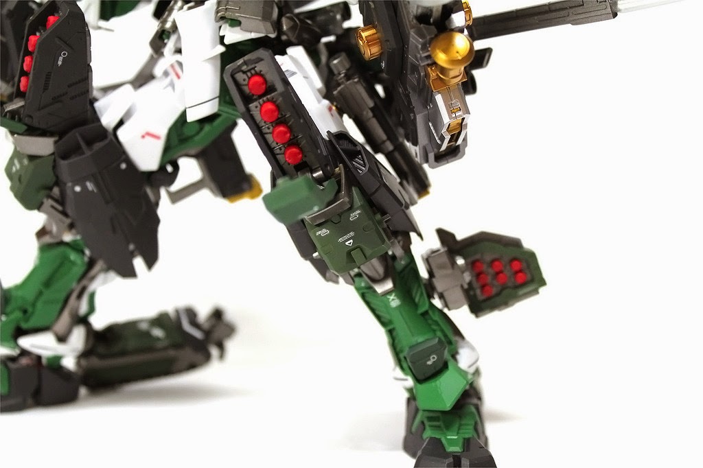 Custom Build: 1/100 Gundam Astray Green Frame 2nd Gear