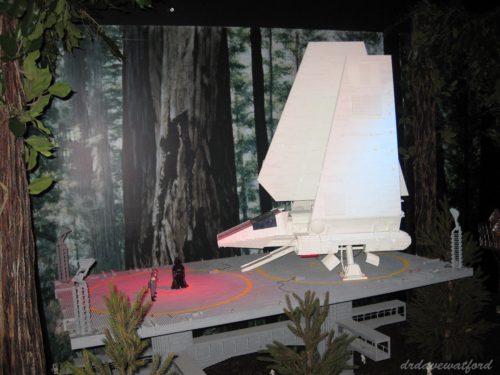 Gimme Lego: Sneak Peek part 2 : Star Wars Miniland