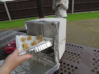 Life's Adventures: Home made Reflector Oven