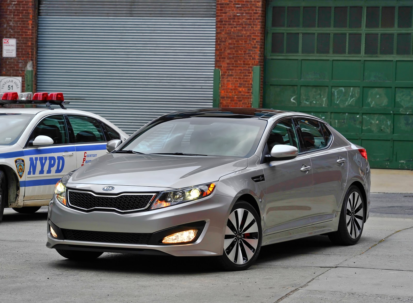 Cars GTO: Kia Optima front-side (2011)