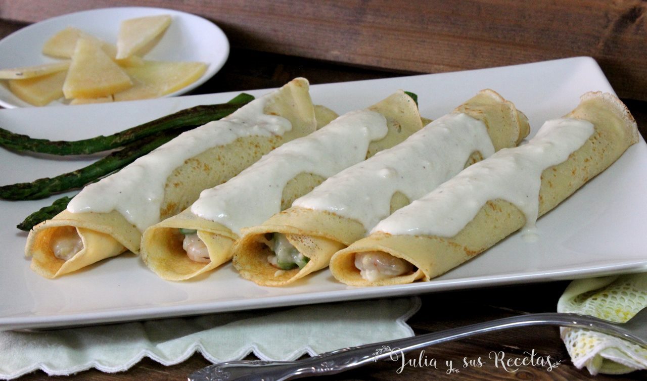 JULIA Y SUS RECETAS: Crêpes rellenos de gambas y espárragos con salsa ...