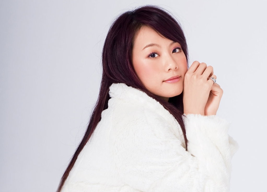 天空桌面：鄧麗欣 (CitySky Wallpapers Download: Stephy Tang): 12月 2012