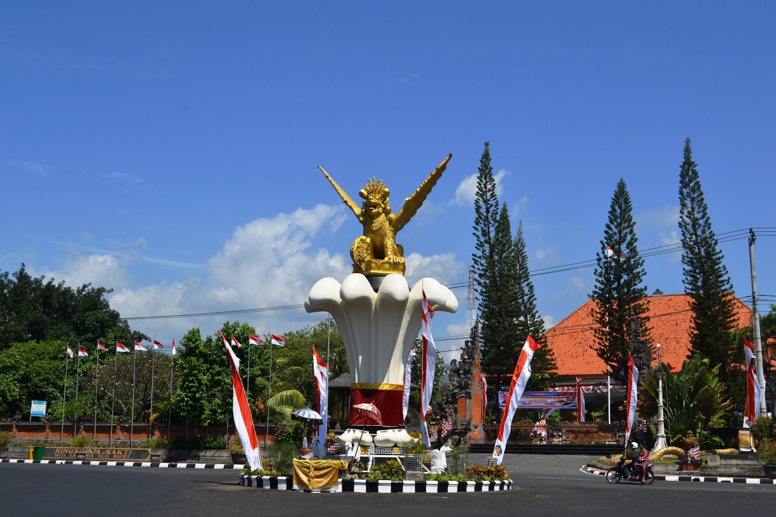 They Carya: TUGU SINGA AMBARA RAJA