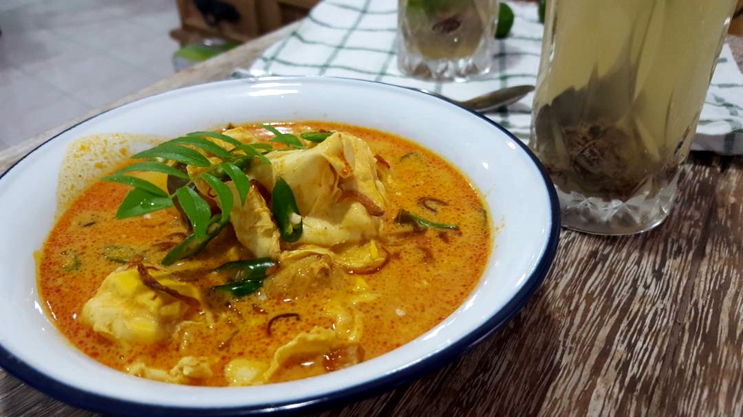 SurayaMSyed: Kari Telur Pecah